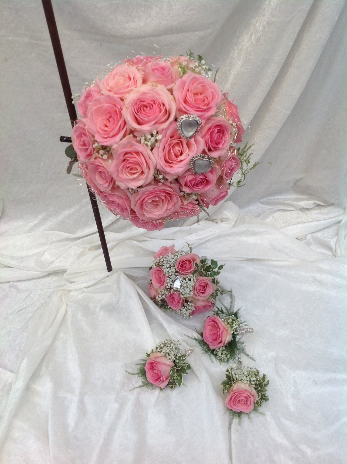 Rund rosa brudebukett - Brudebuketter - FRUDALEN HAGESENTER AS